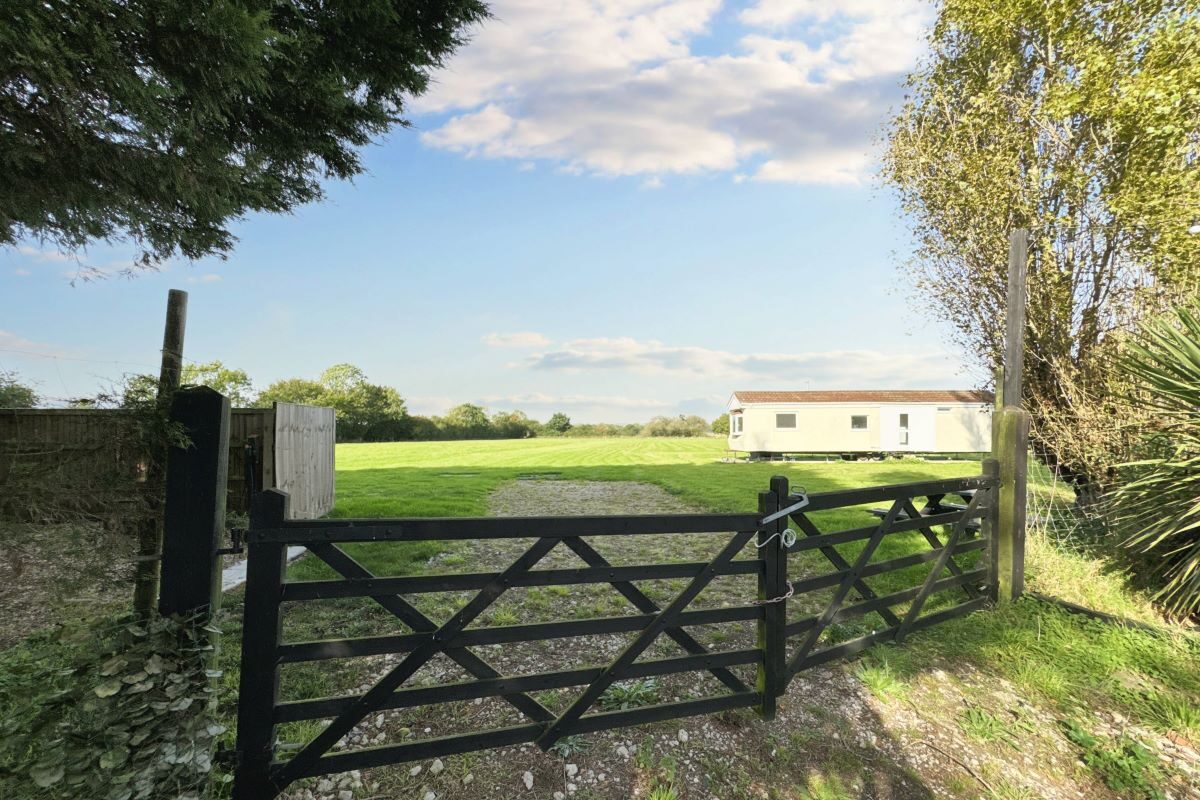 The Crowfield Rose, Debenham Road, Crowfield, Ipswich, Suffolk, IP6 9TE ...