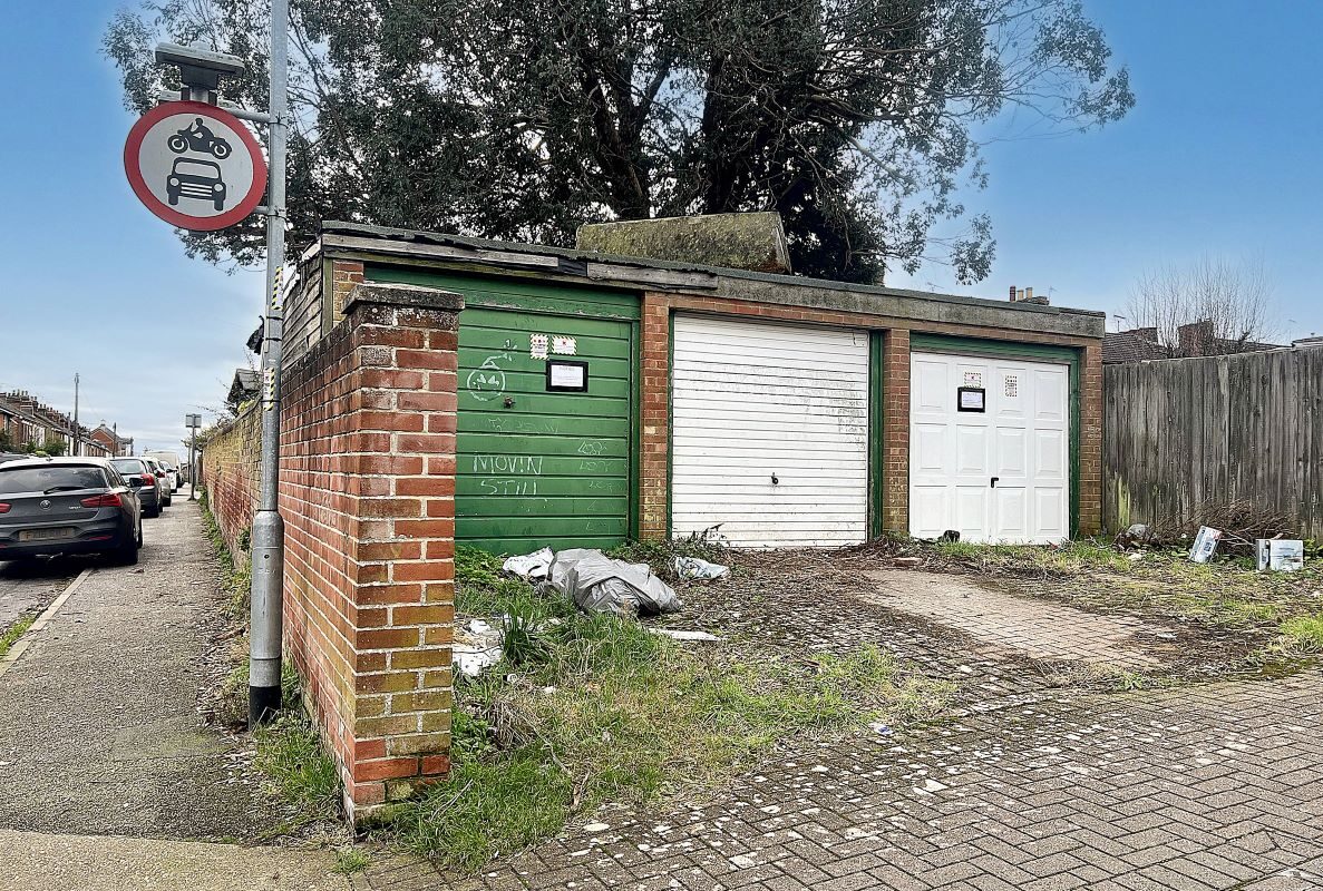 Garages off Orwell Road, to the rear of 43 Pearce Road, Ipswich ...