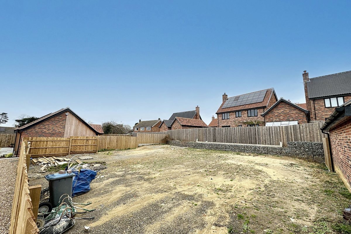 Land at St. Peters Close, Charsfield, Woodbridge, Suffolk, IP13 7RG ...